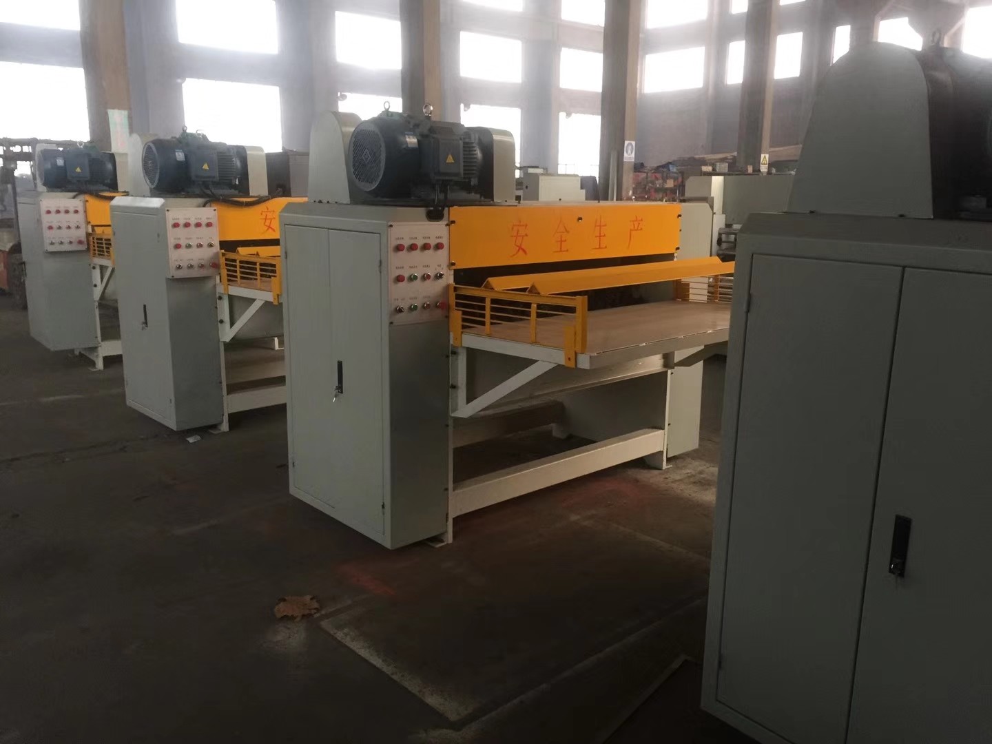 Shredding Machine with Cutting Blower, for Paper Tube, Core, etc.